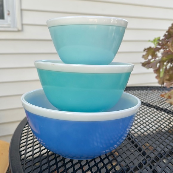 Pyrex | Kitchen | Rare Pyrex Americana Blue Mixing Bowl Set | Poshmark